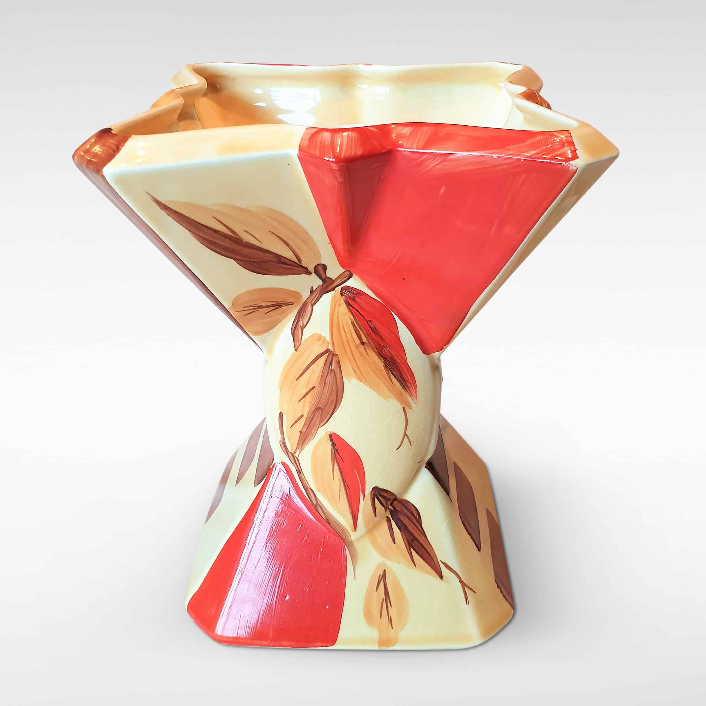 ART DECO ‘Bow Tie’ Vase by Myott Son & Co - thedesigngallery